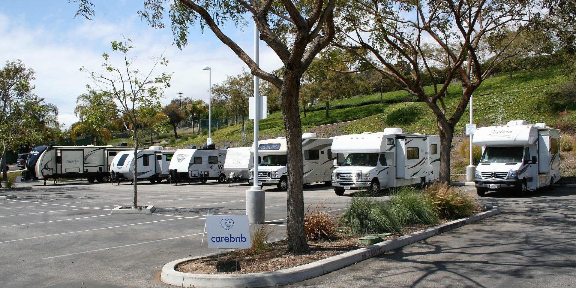Dealership Donates RV 'Fleet' to Hospital - RV News