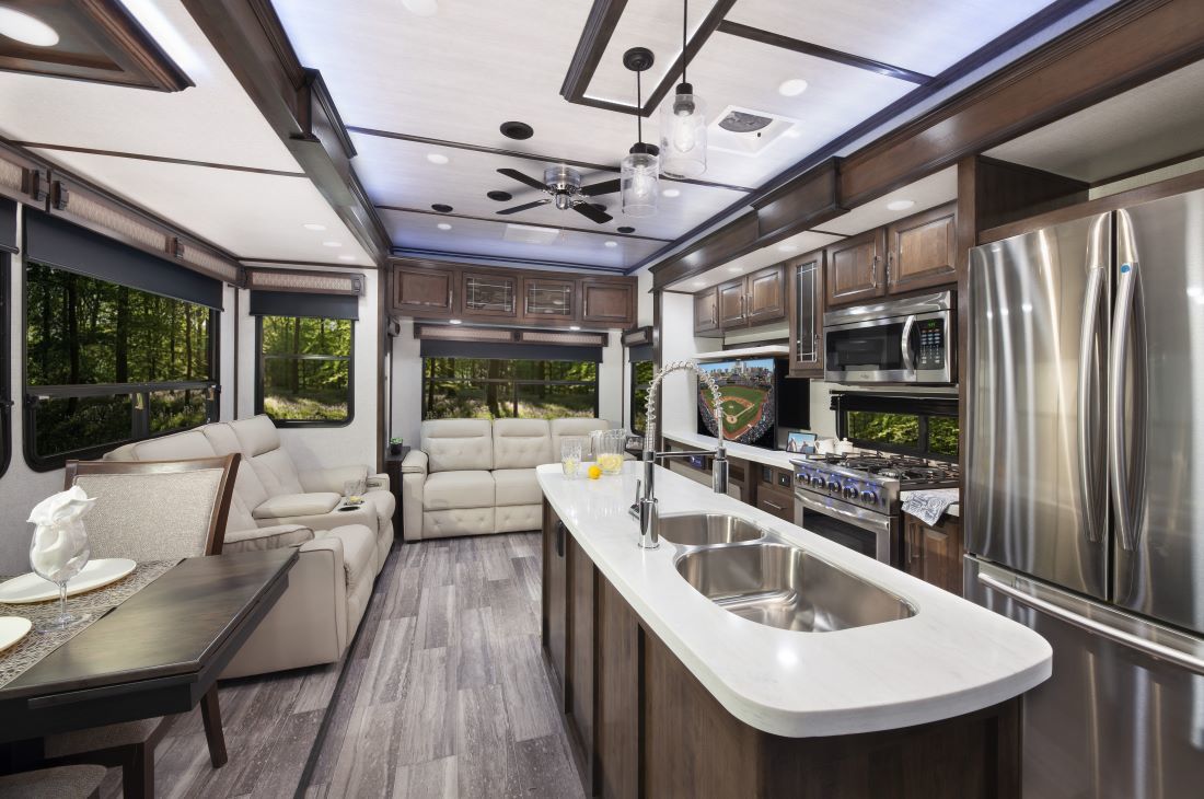 Exclusive: Dutchmen's New Fifth Wheel is Built for Comfortable Living ...