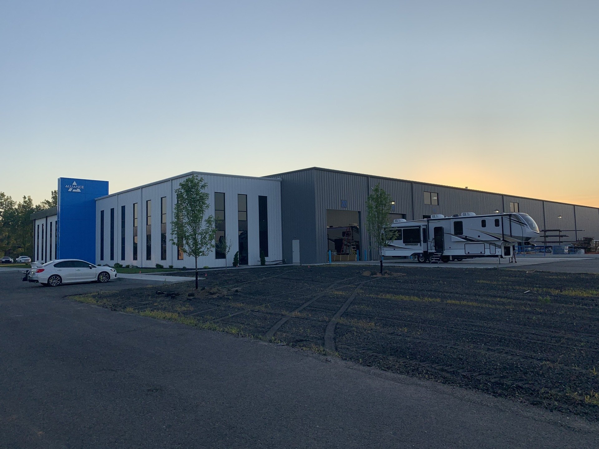 Alliance RV Fifth Wheel Celebrates Production of 500th Paradigm Unit ...