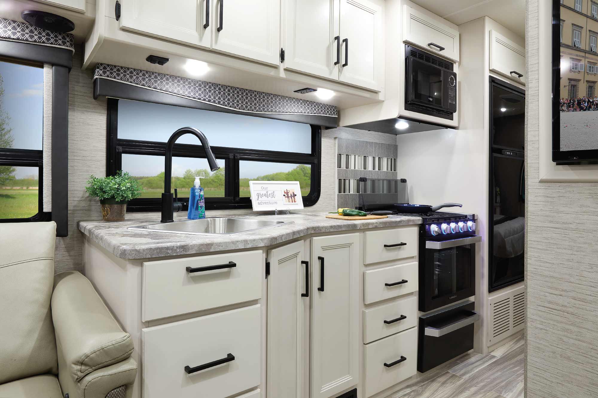 Thor A.C.E, Windsport and Hurricane RVs Upgraded for 2021 - RV News