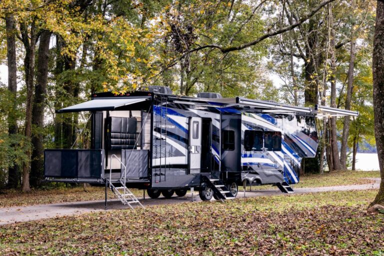 EXCLUSIVE: VanLeigh Unveils Toy Hauler - RV News