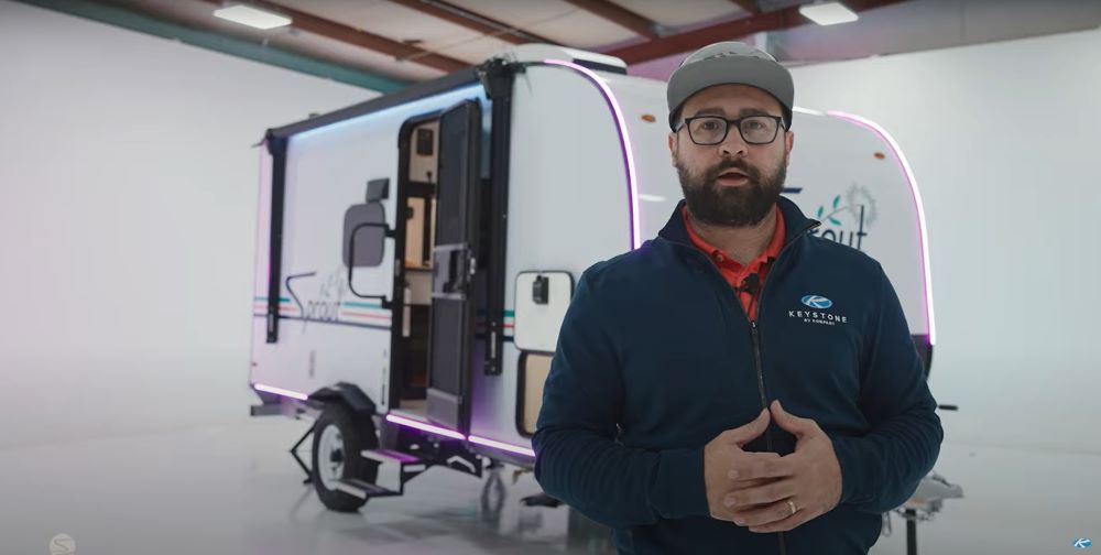VIDEO: Keystone RV Tours Lightweight Sprout 15RBS - RV News