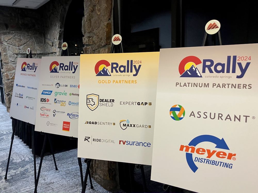 EXCLUSIVE: Attendees Gather at Route 66 Rally - RV News