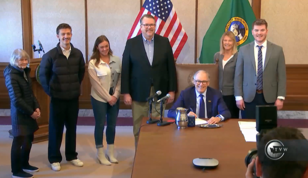 Washington Governor Signs RV-Specific Law - RV News