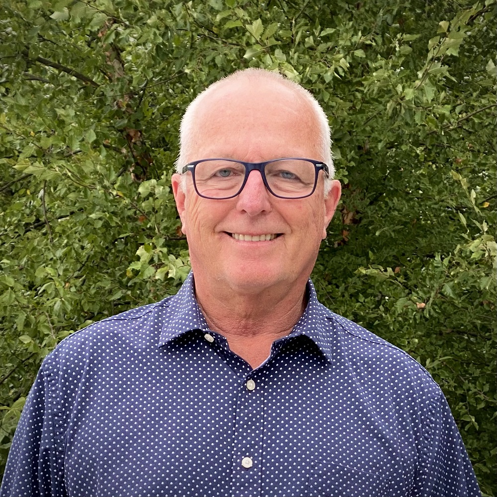 Ember RV Welcomes Hall of Famer to Family - RV News