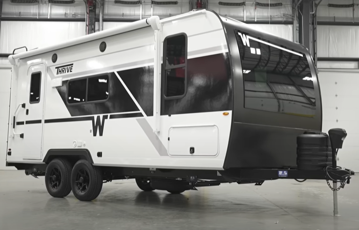 VIDEO: Winnebago Thrive 18FBS - RV News